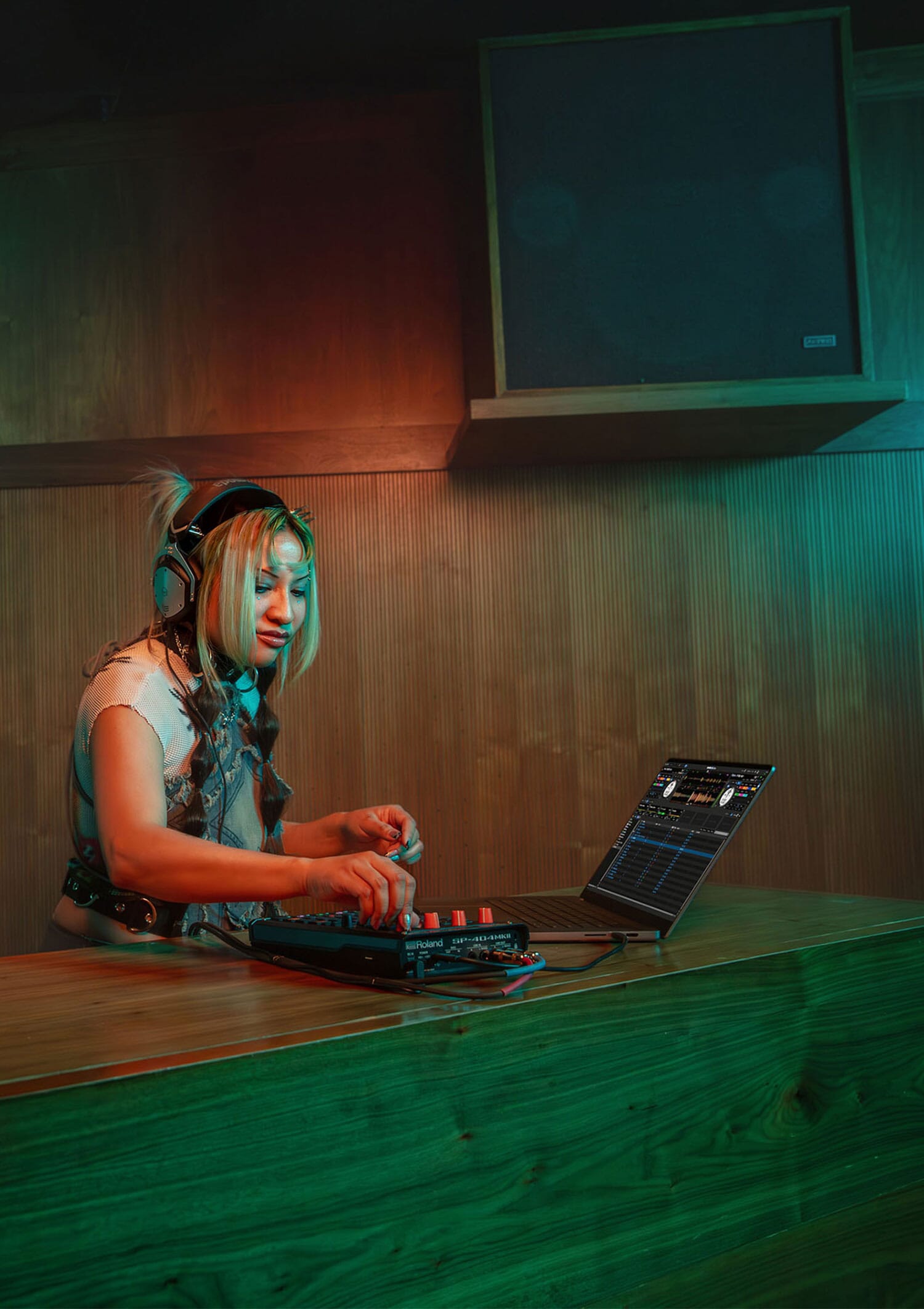 Roland SP-404 20th Anniversary now with Serato DJ & Studio Integration